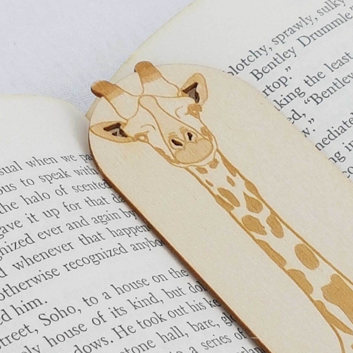Giraffe wooden bookmark – Jimagination Creations